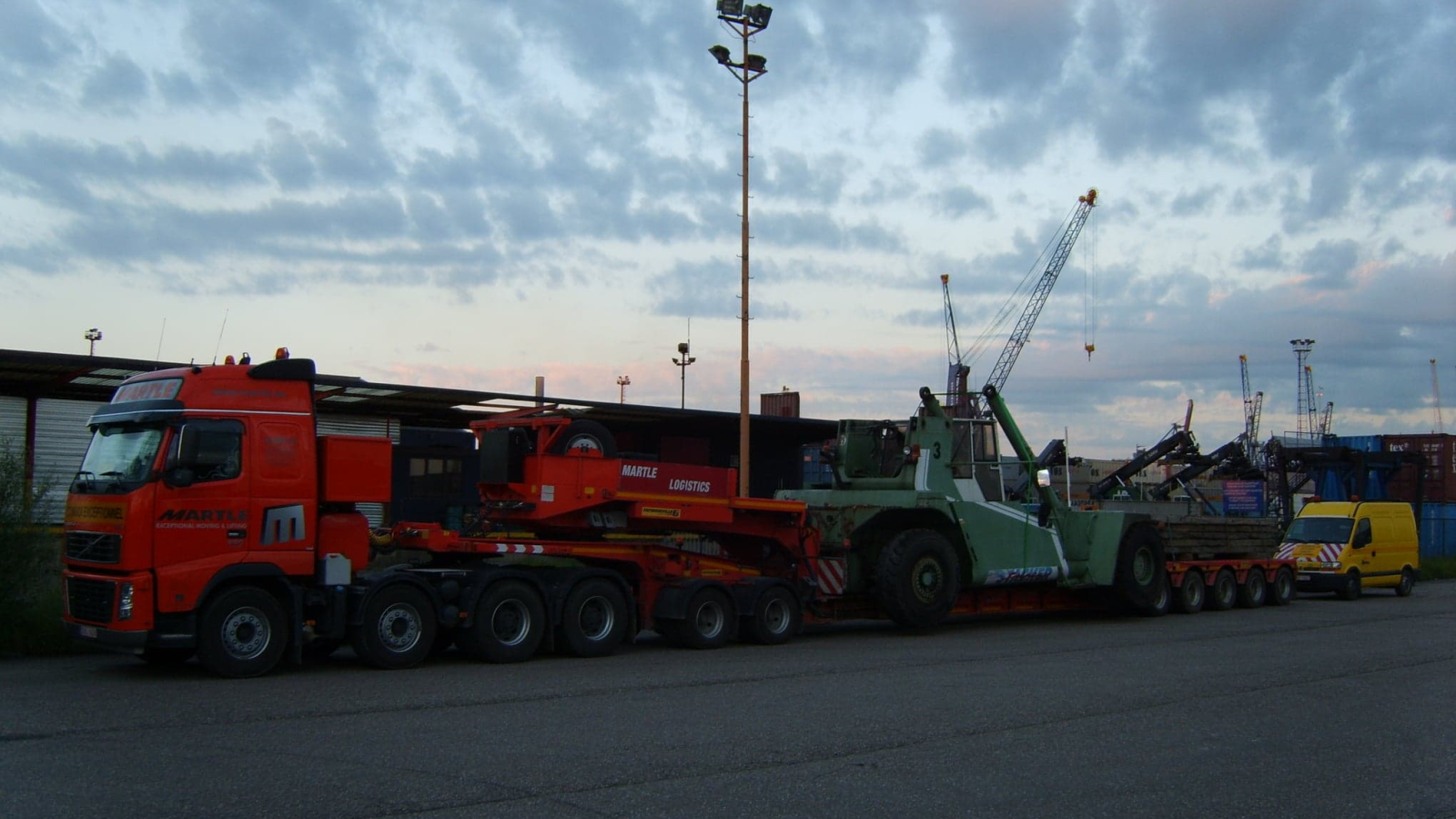 2+5 free-swing-dolly lit étroit | MARTLE | Uitzonderlijk vervoer ...